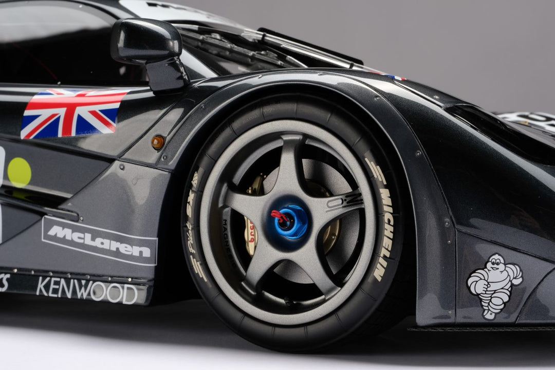 Amalgam 1:8 scale McLaren F1 GTR Le Mans winner 1995 – Revilo Model Cars