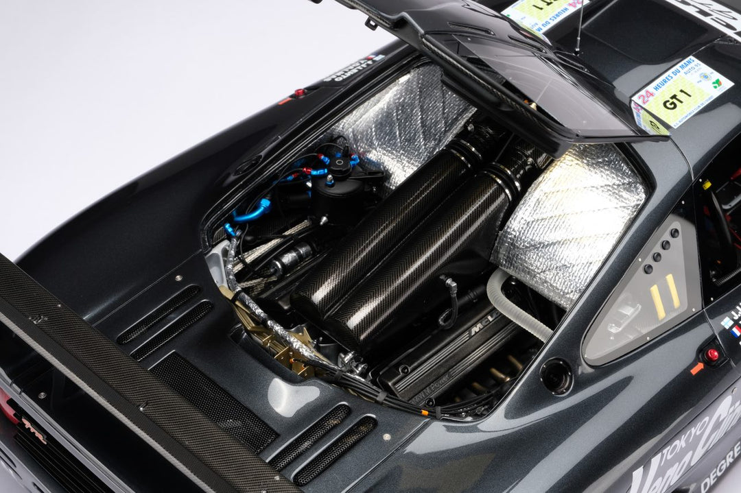 Amalgam 1:8 scale McLaren F1 GTR Le Mans winner 1995 – Revilo Model Cars