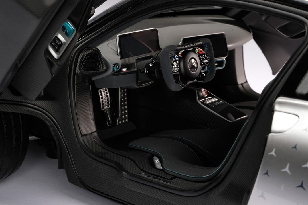 Amalgam 1:8 Mercedes AMG One – Revilo Model Cars